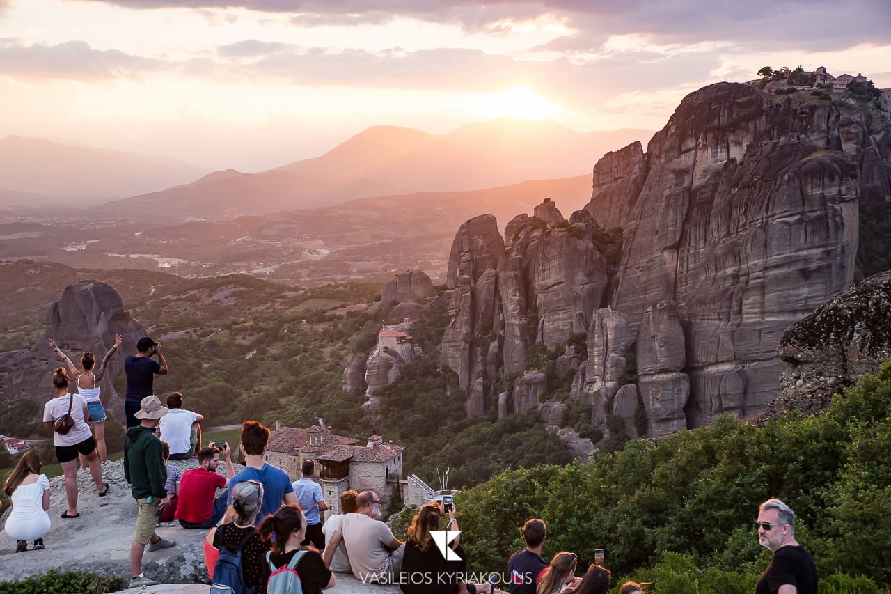 METEORA.com - Majestic Sunset on Meteora Rocks Tour